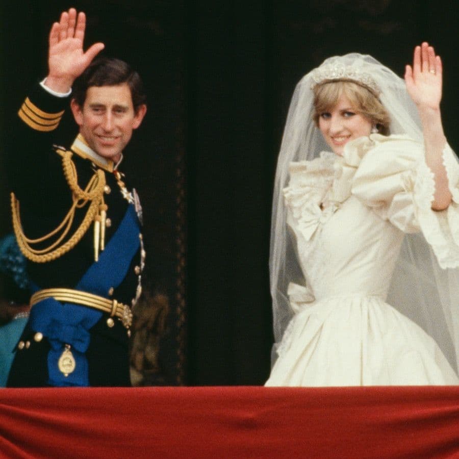 'The Crown' Season 4 Trailer: Charles and Diana Tie the Knot As ...
